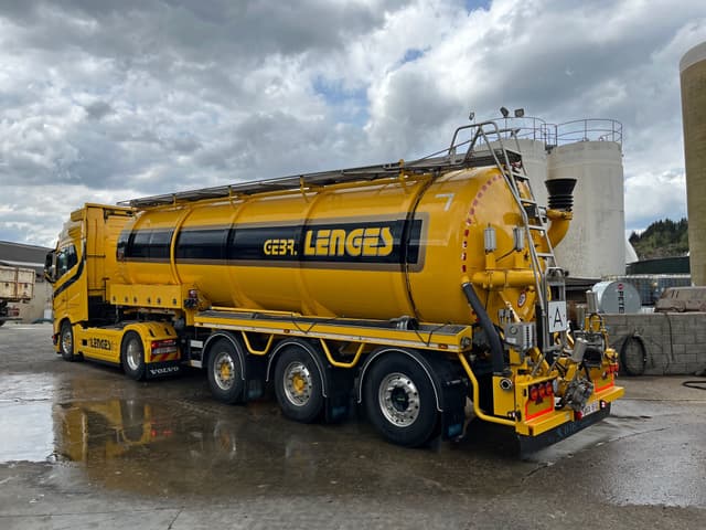 Home | D-TEC | Container Trailers, Tank Trailers, Tipper Trailers